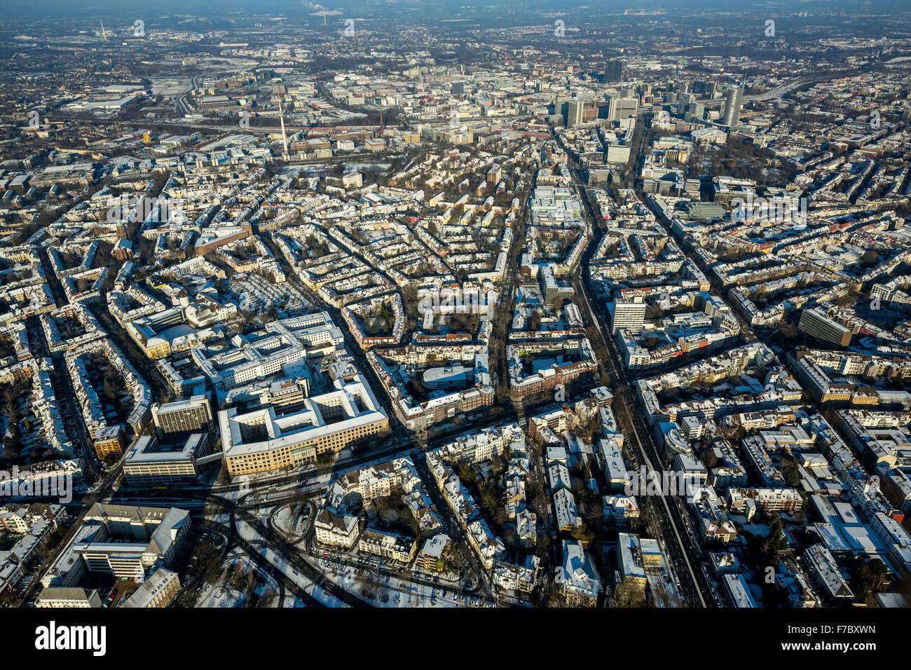 Snow, Winter, block building, backyards, residential buildings, Essen ...