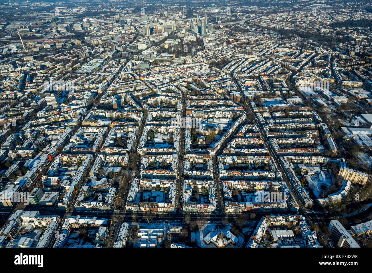 Snow, Winter, block building, backyards, residential buildings, Essen ...