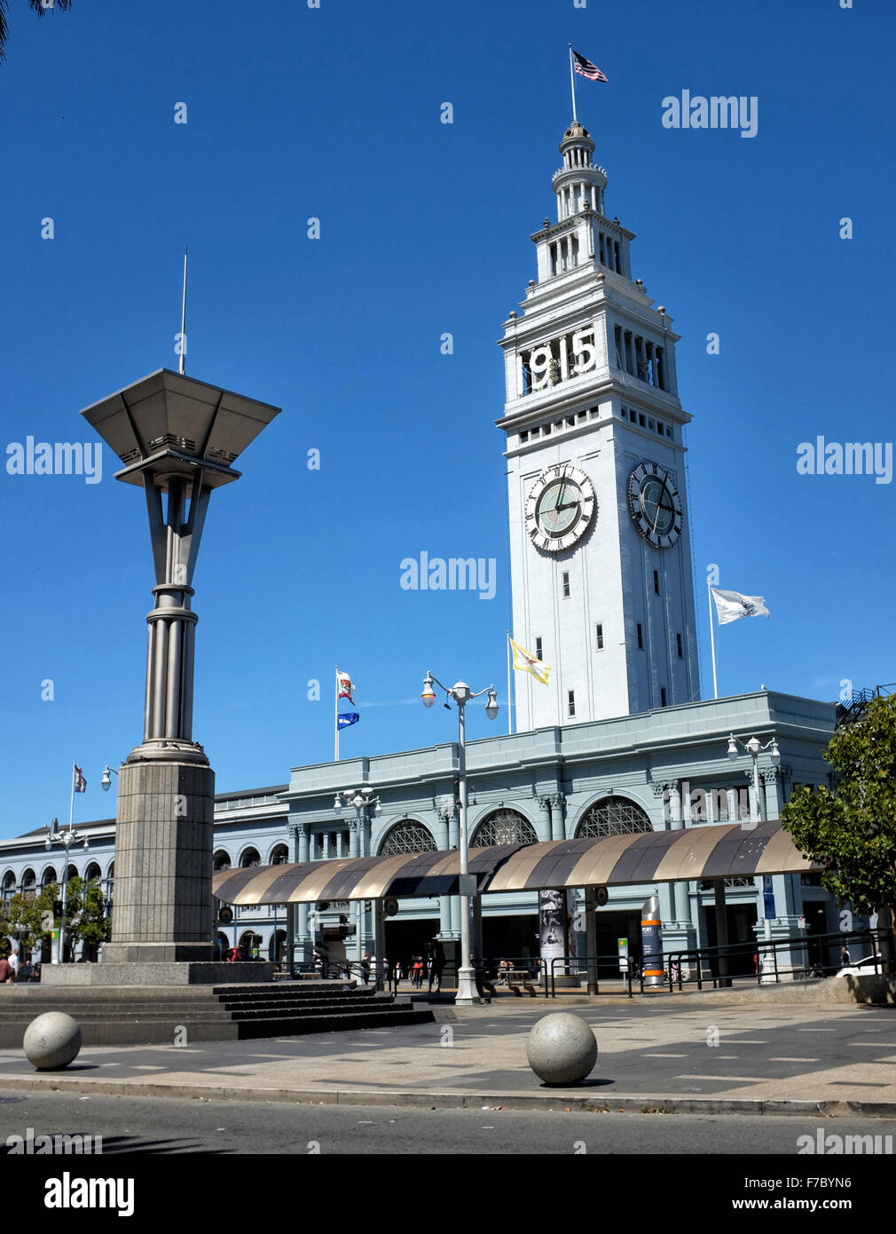 Embarcadero tower hi-res stock photography and images - Alamy