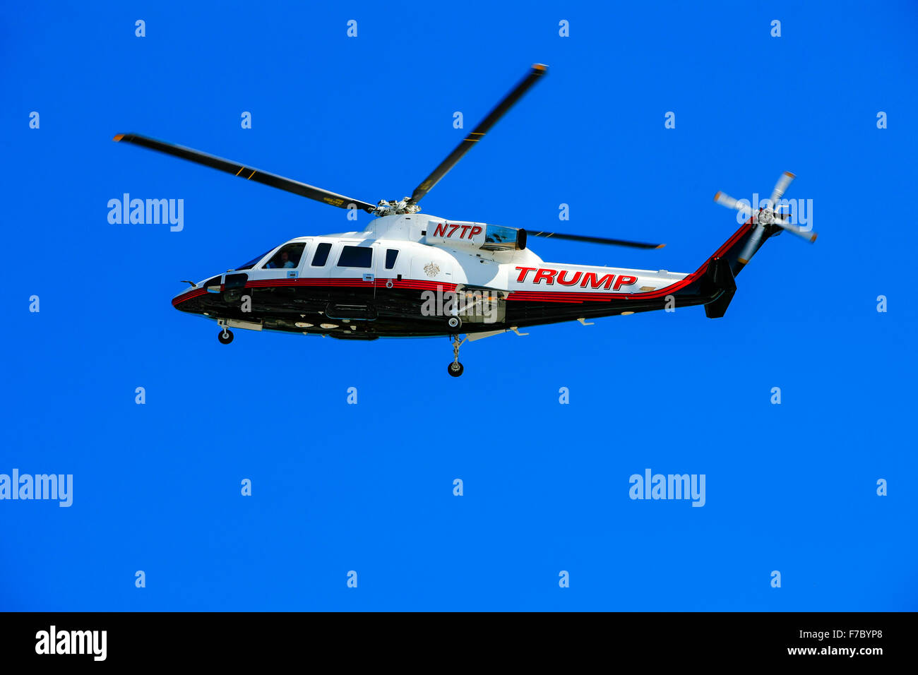 Sikorsky s 76 hi-res stock photography and images - Alamy