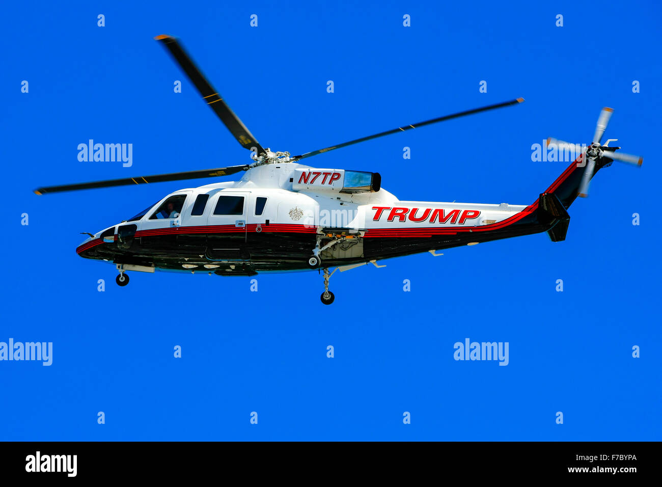 Sikorsky s 76 hi-res stock photography and images - Alamy