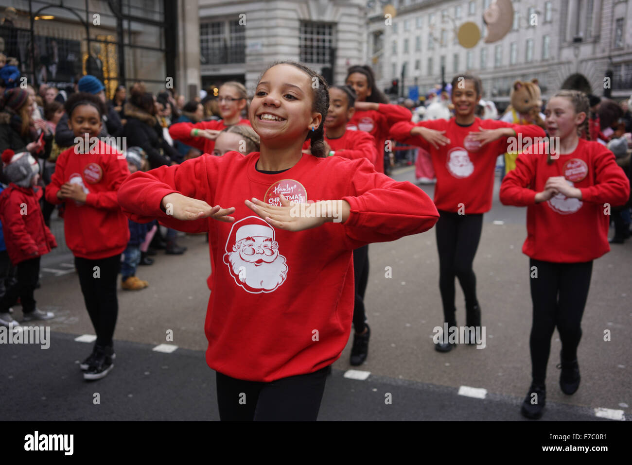 London, UK. 28th November, 2015. Hundreds of people attends the Hamleys ...
