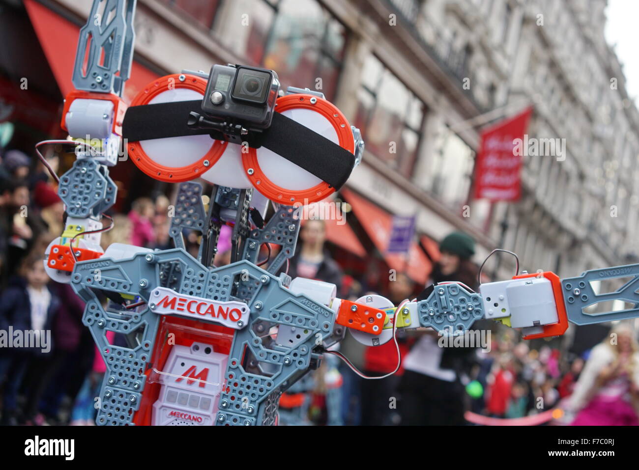 London, UK. 28th November, 2015. Hundreds of people attends the Hamleys ...