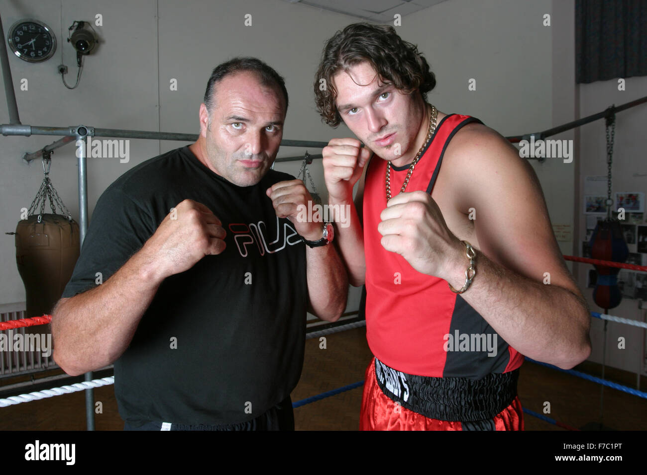 Heavyweight World Champion Tyson Fury training with father John Fury ...
