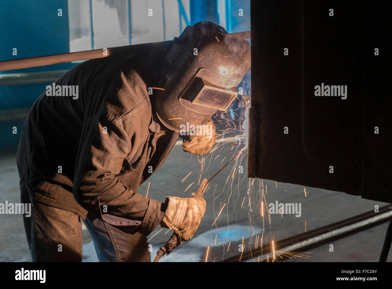 Welder repair hi-res stock photography and images - Alamy