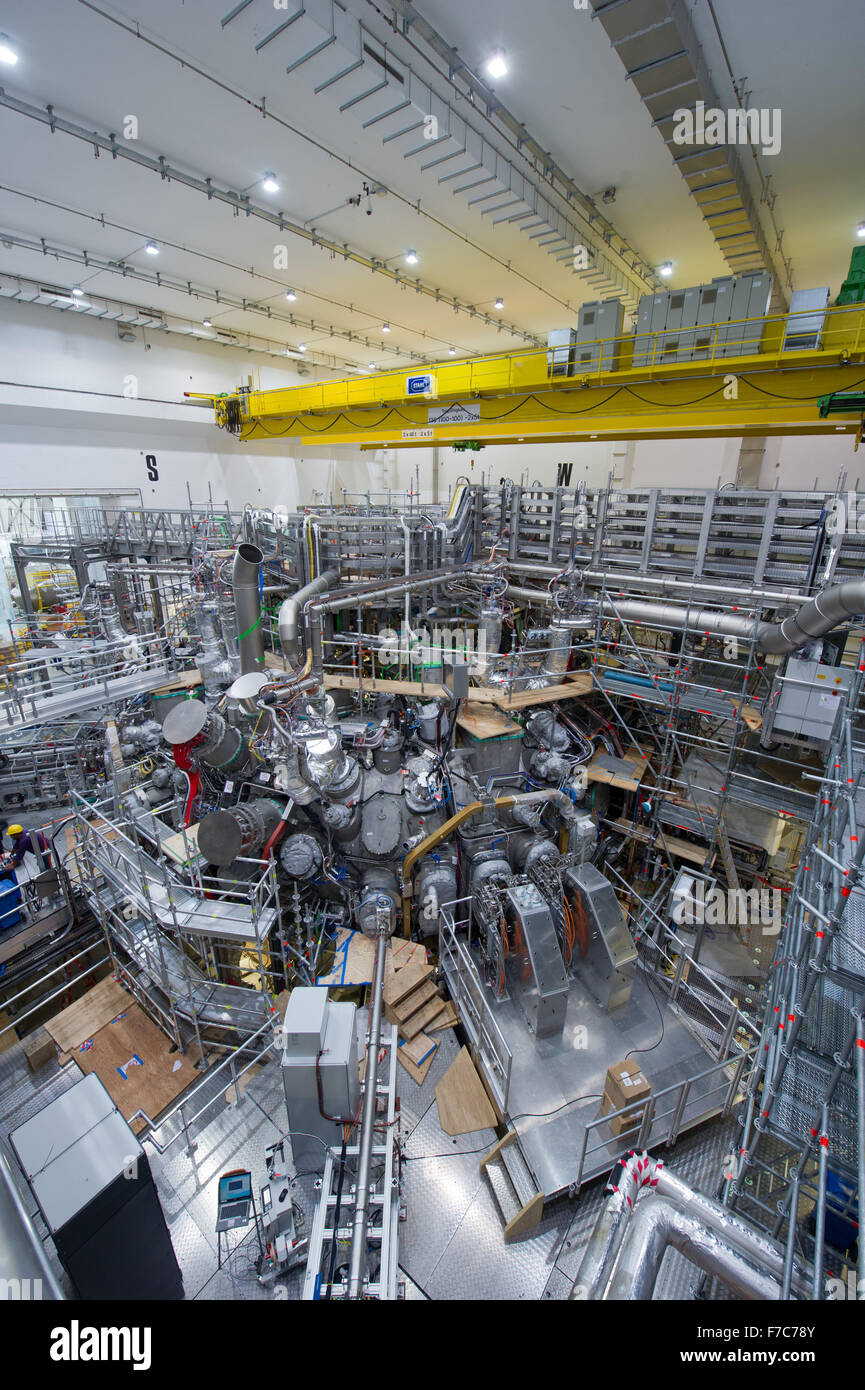 Greifswald, Germany. 18th Sep, 2015. Mechanics work on 725-ton-heavy ...