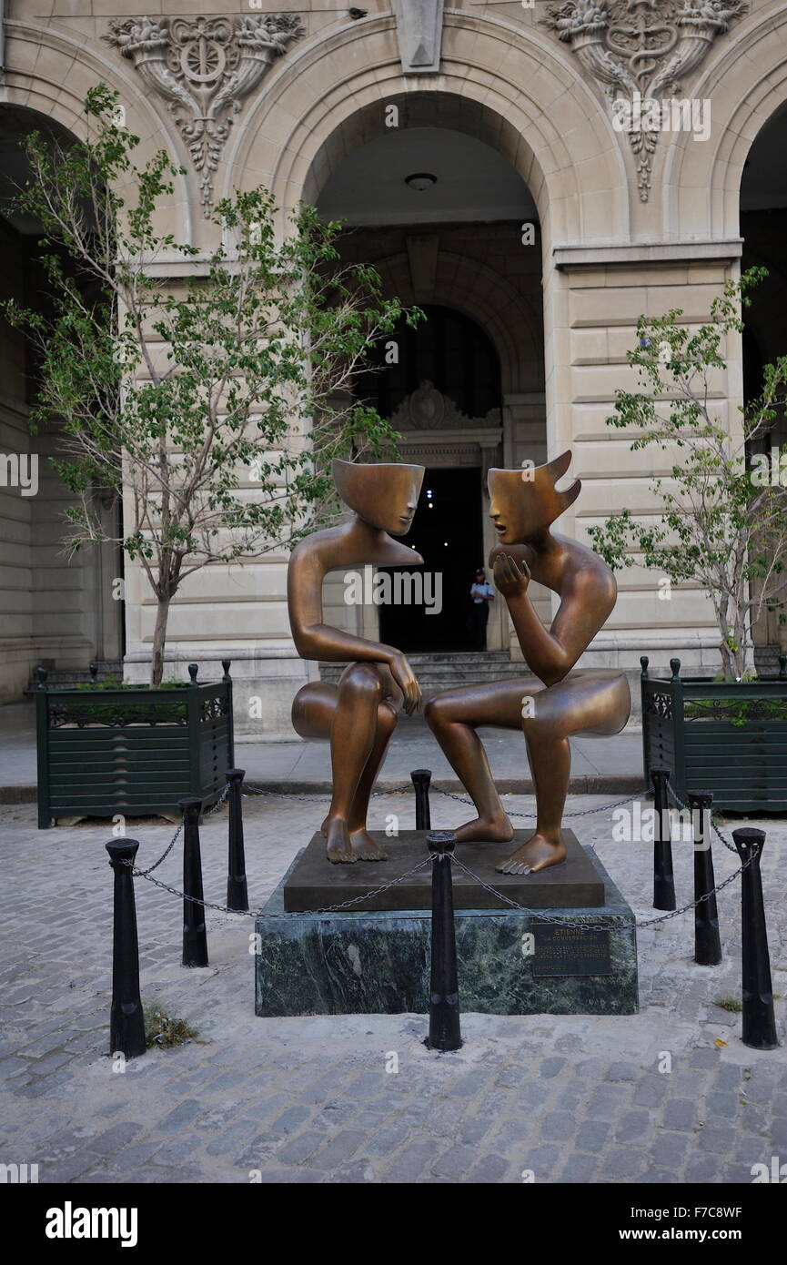The "Conversation" statue Stock Photo - Alamy