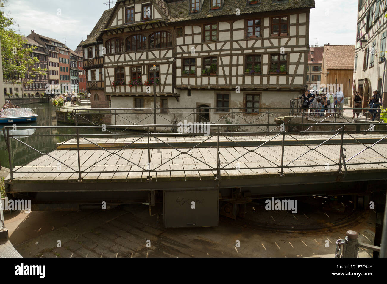 Bridge spin hi-res stock photography and images - Alamy