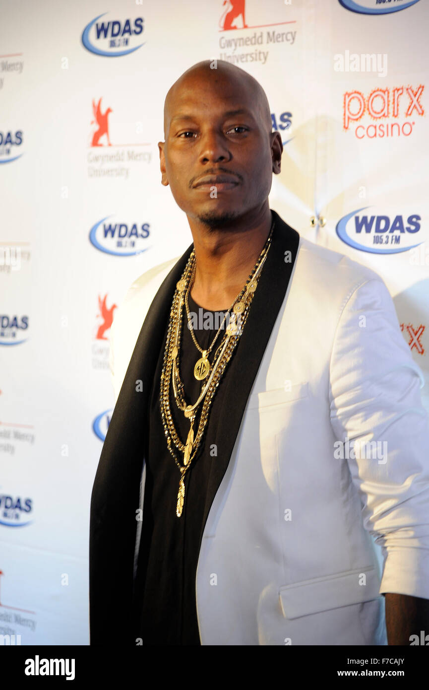 Songwriter and model hi-res stock photography and images - Alamy