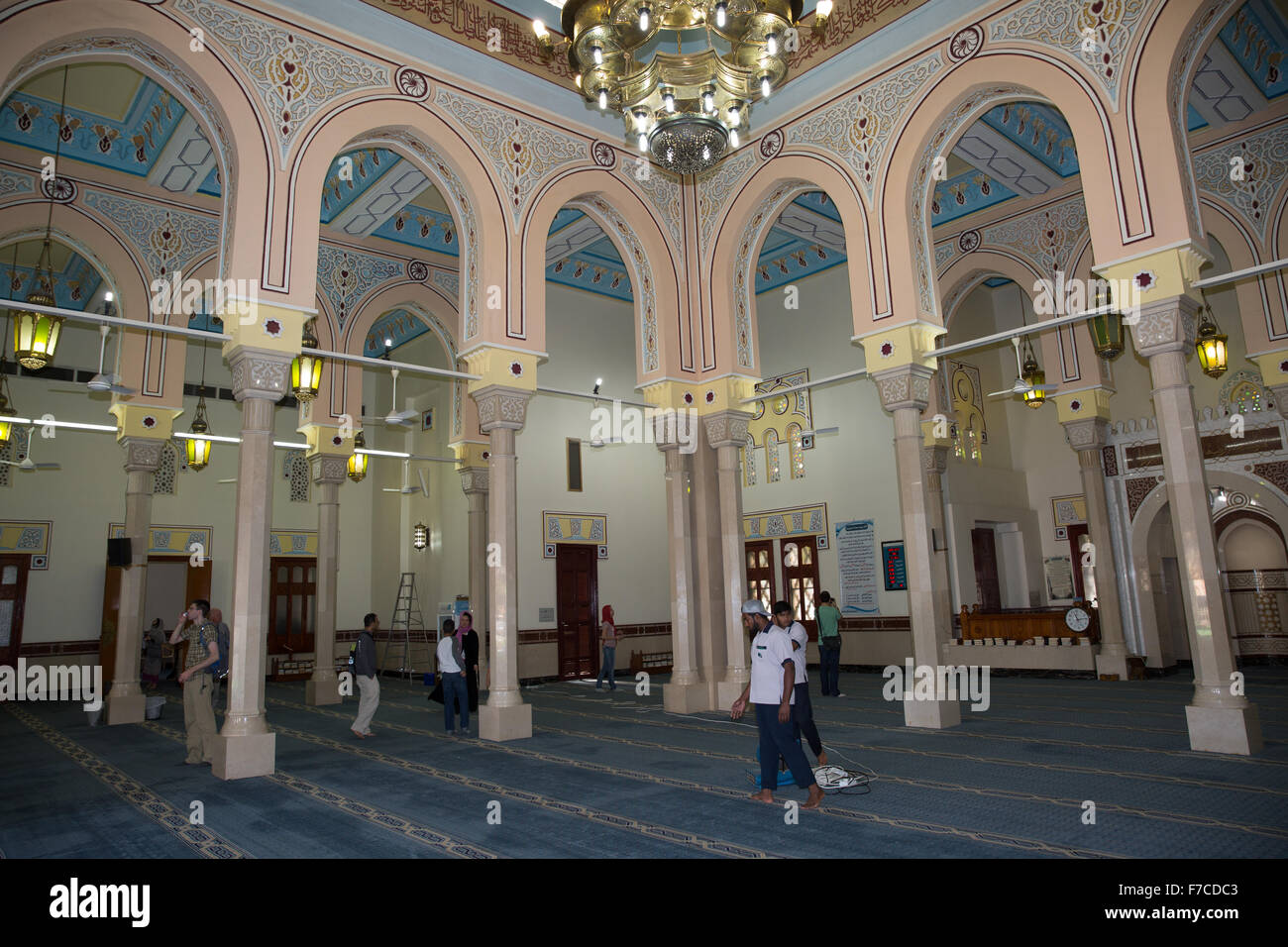 Jumeirah Mosque, Dubai, UAE Stock Photo - Alamy