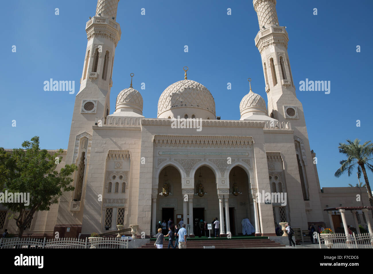 Jumeirah Mosque, Dubai, UAE Stock Photo - Alamy