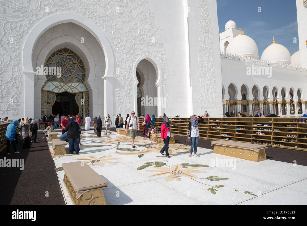 Shoe rack sultan mosque hi-res stock photography and images - Alamy