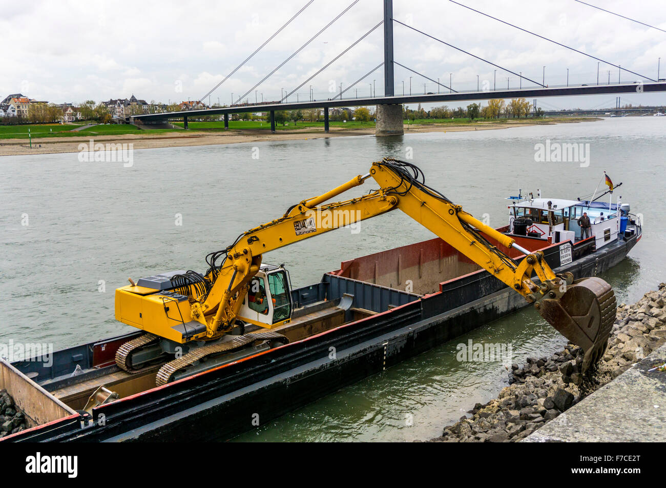 Embankments hi-res stock photography and images - Alamy