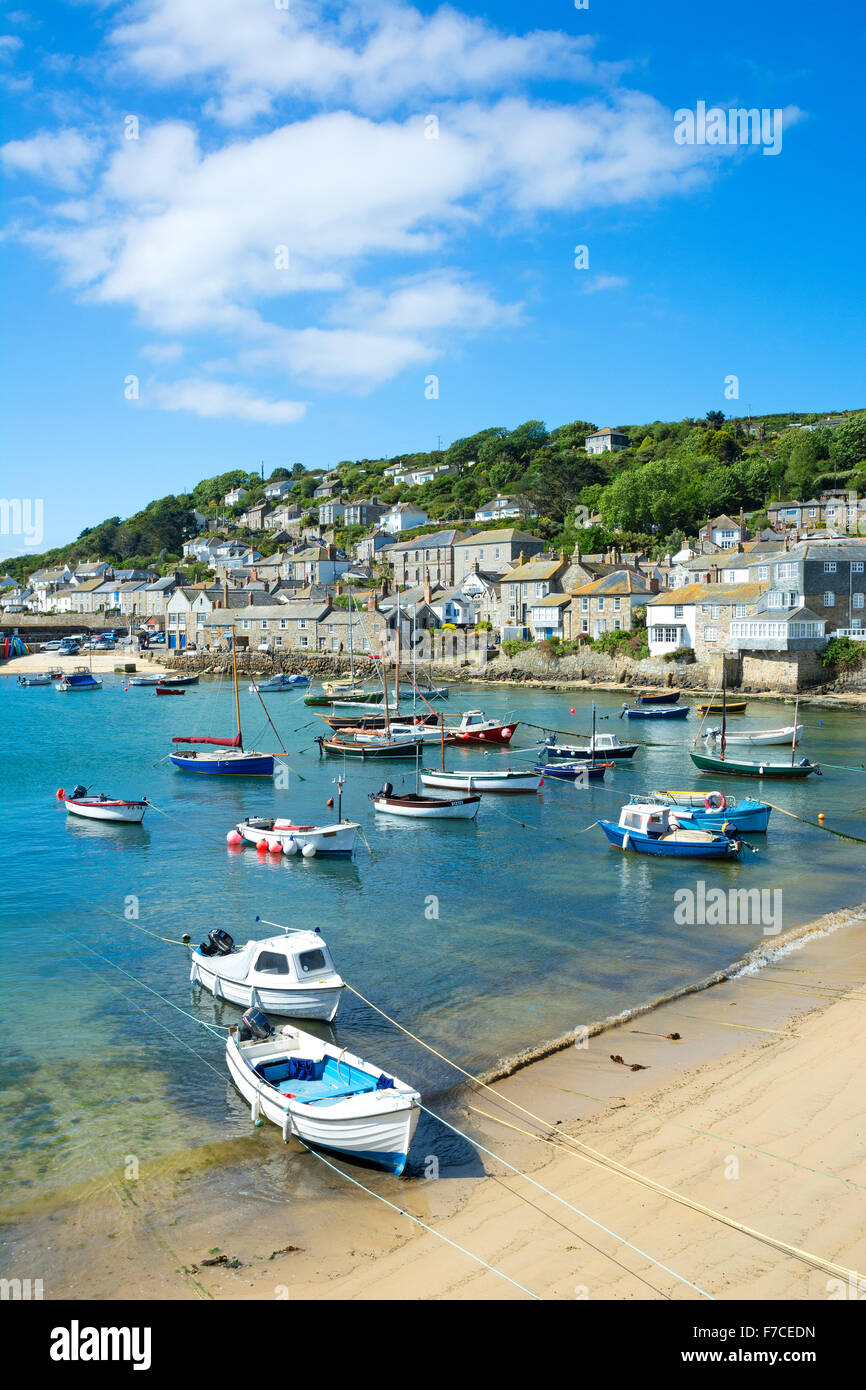 Mousehole cornwall hi-res stock photography and images - Alamy