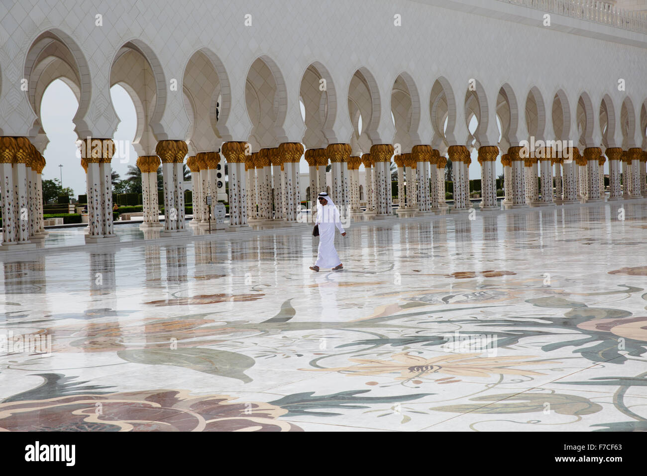 Sheikh Zayed Mosque Abu Dhabi Stock Photo - Alamy