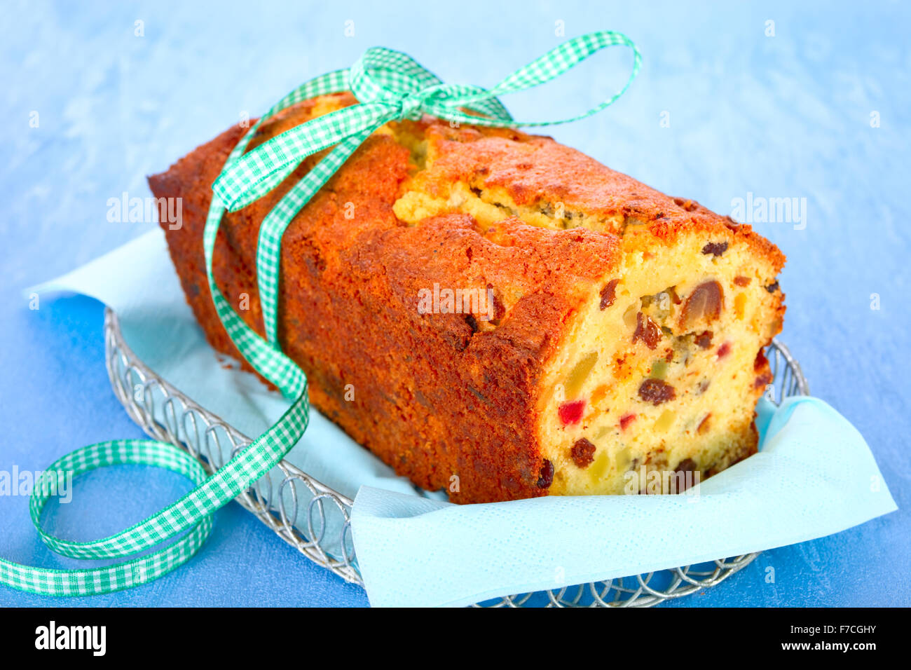 Dried fruit christmas cake hi-res stock photography and images - Alamy