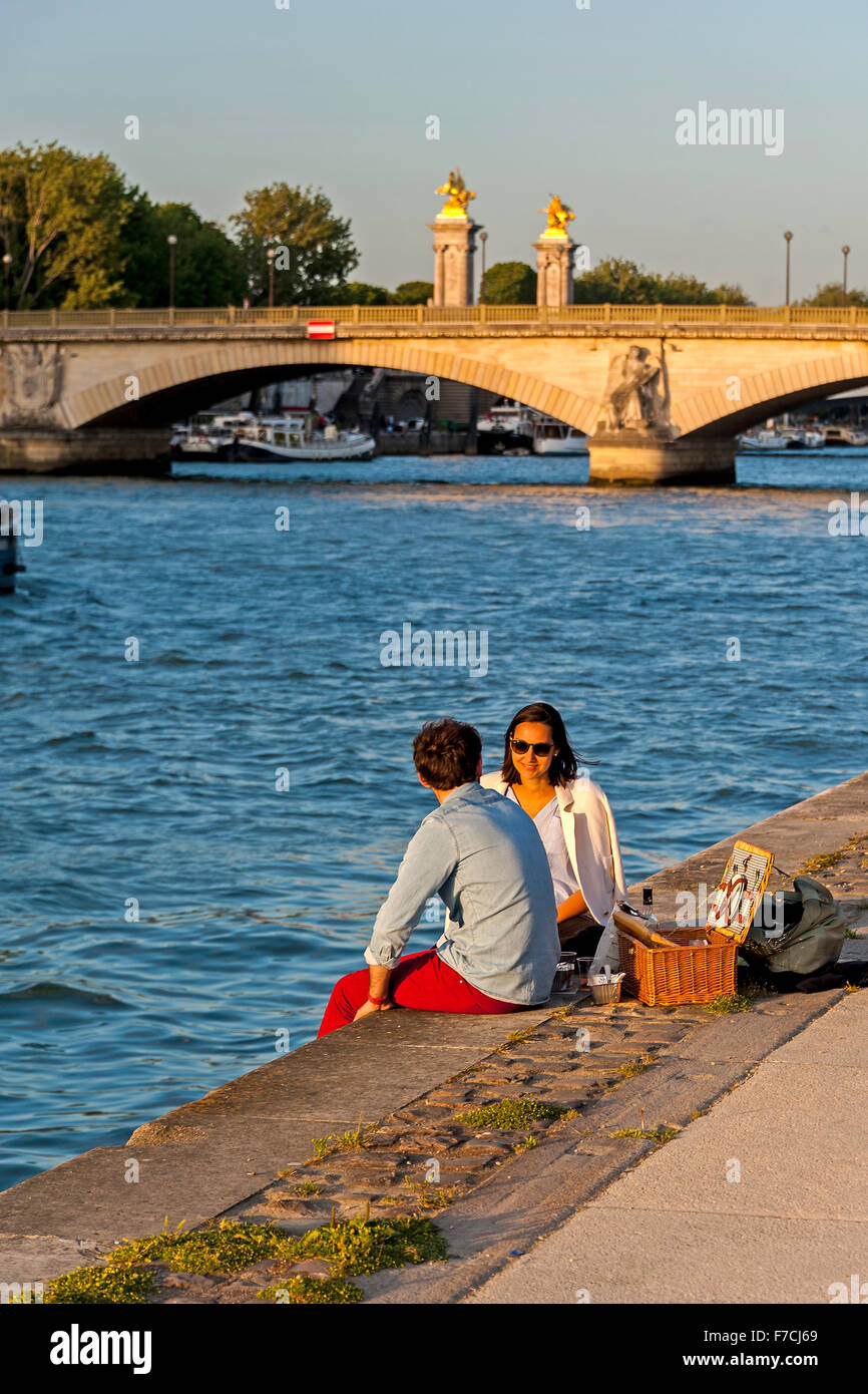 Lovers on Senna River, Paris France Stock Photo - Alamy