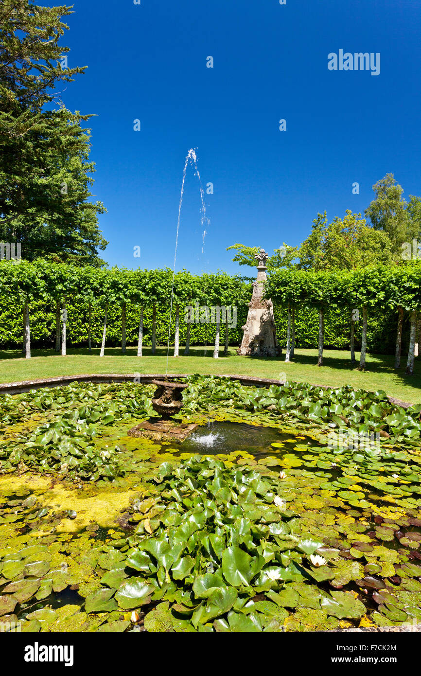 Octagonal pond hi-res stock photography and images - Alamy