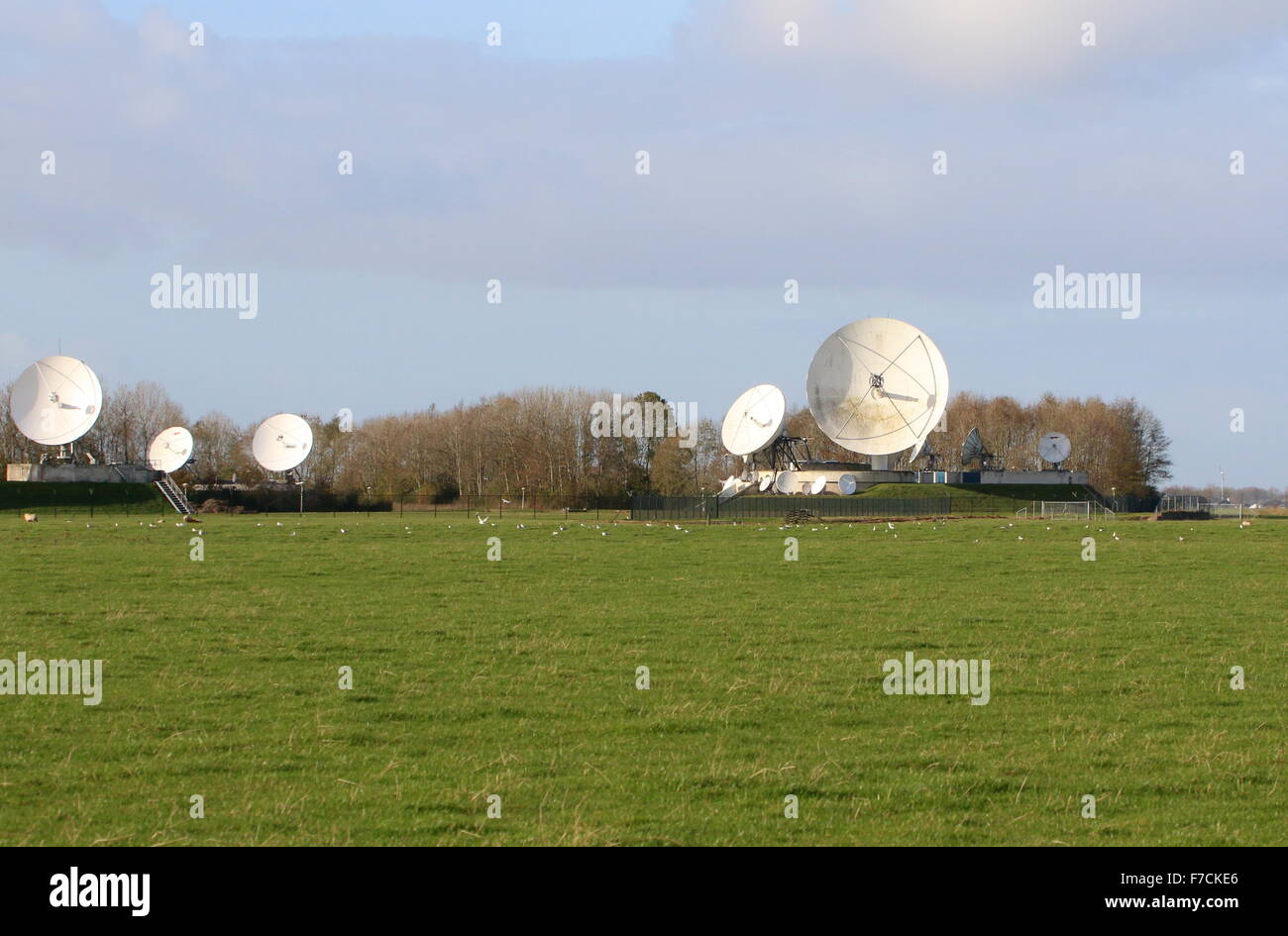 Satellite ground station hi-res stock photography and images - Alamy