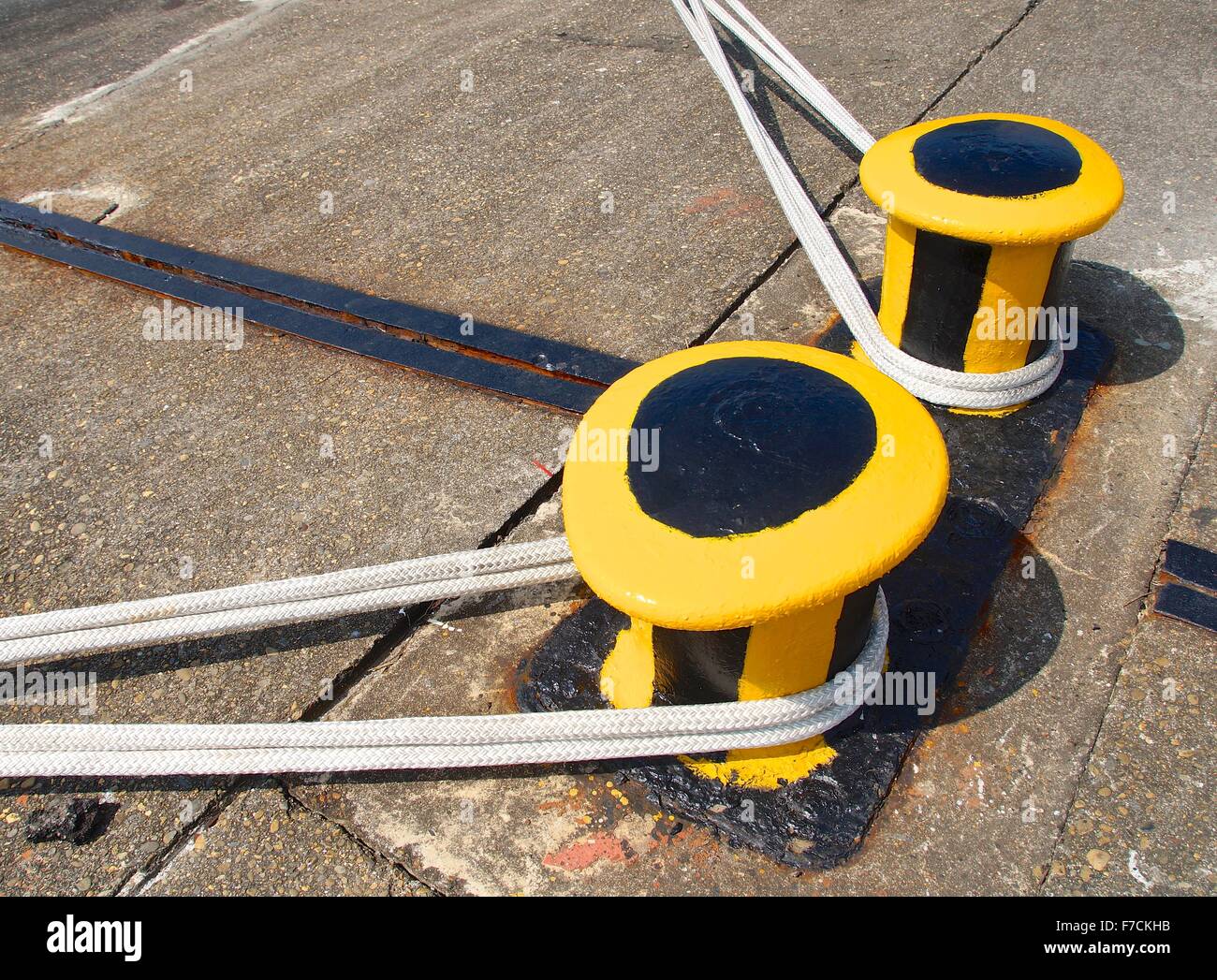 Ship rope black background texture hi-res stock photography and images ...