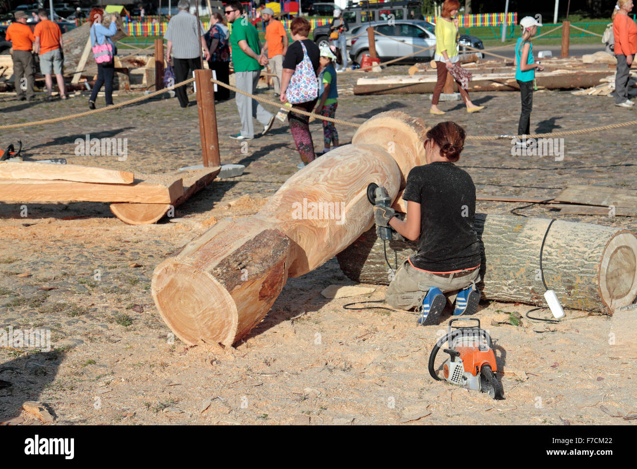 A log carving contest in Suzdal, Suzdalsky District, Vladimir Oblast ...