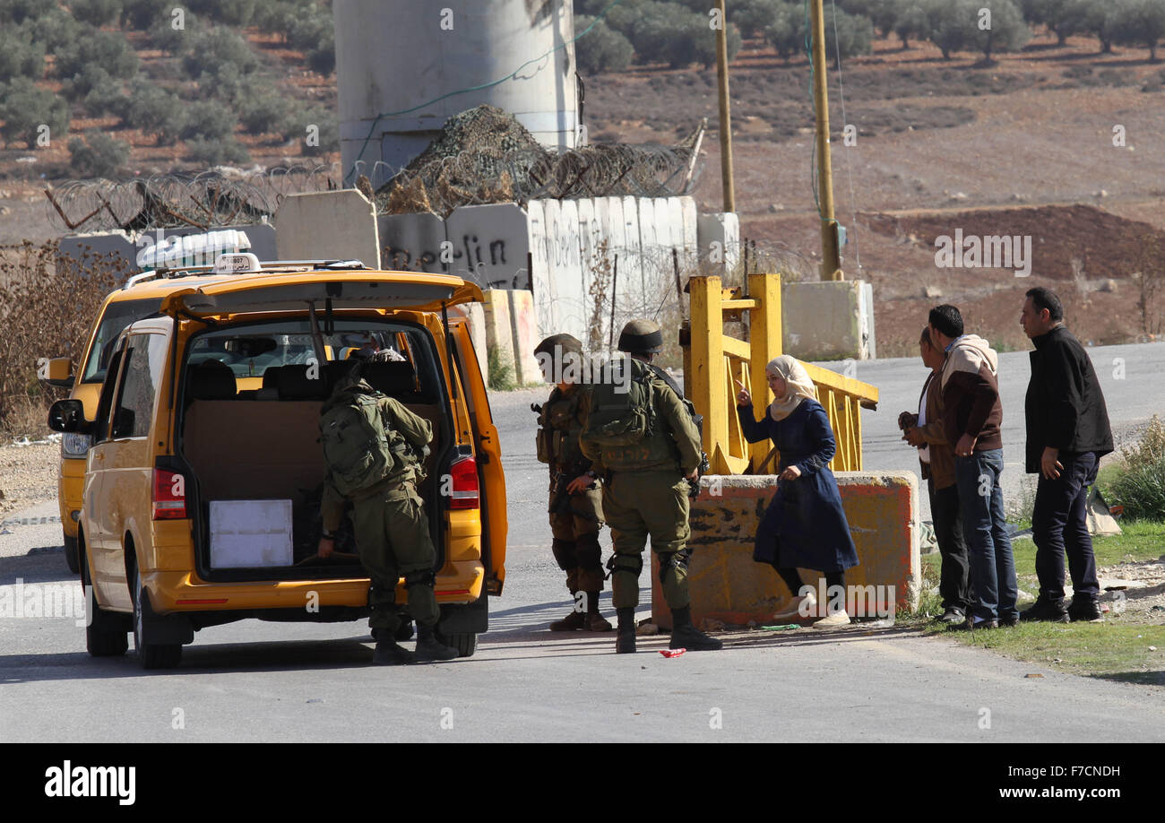 Nablus, West Bank, Palestinian Territory. 29th Nov, 2015. Israeli ...