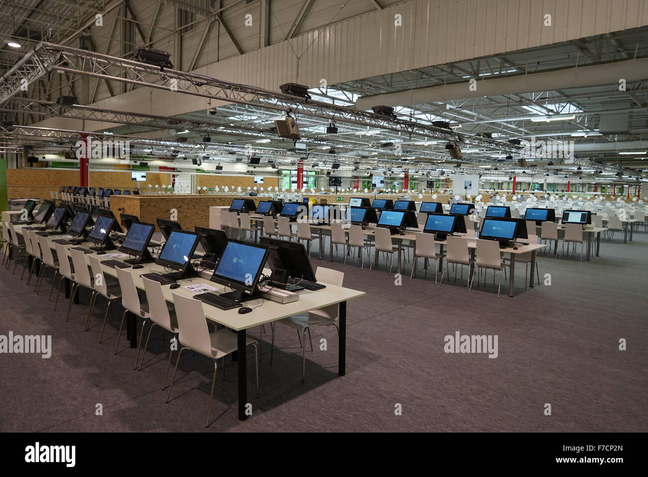 Media center hi-res stock photography and images - Alamy