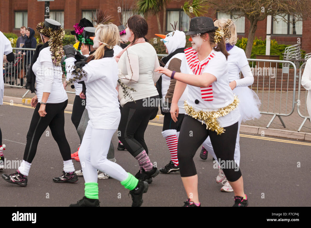 Zumba dancers hi-res stock photography and images - Alamy