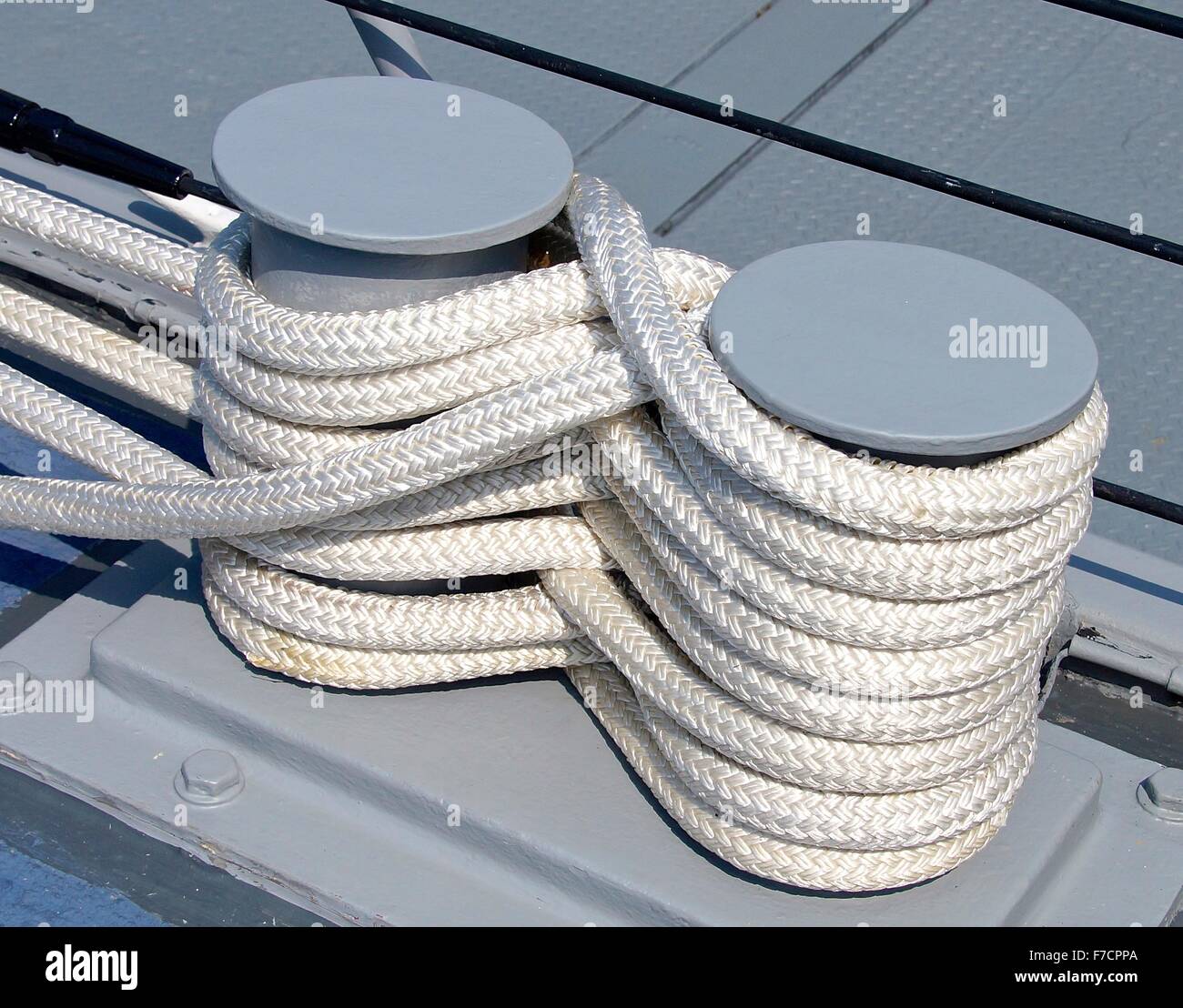 Ship rope detail hi-res stock photography and images - Alamy