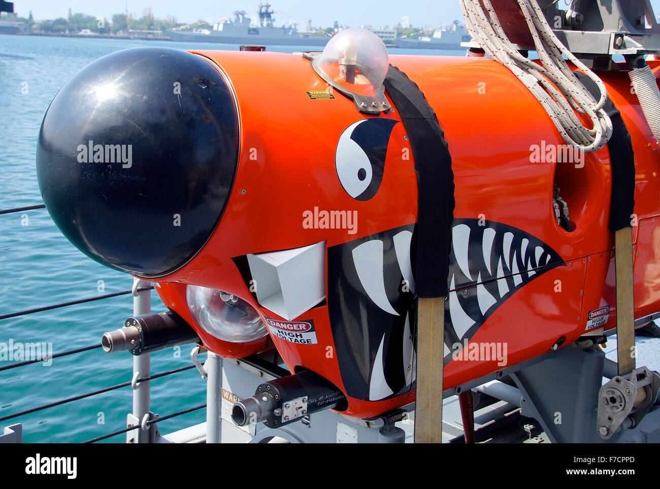 Mini submarine hi-res stock photography and images - Alamy