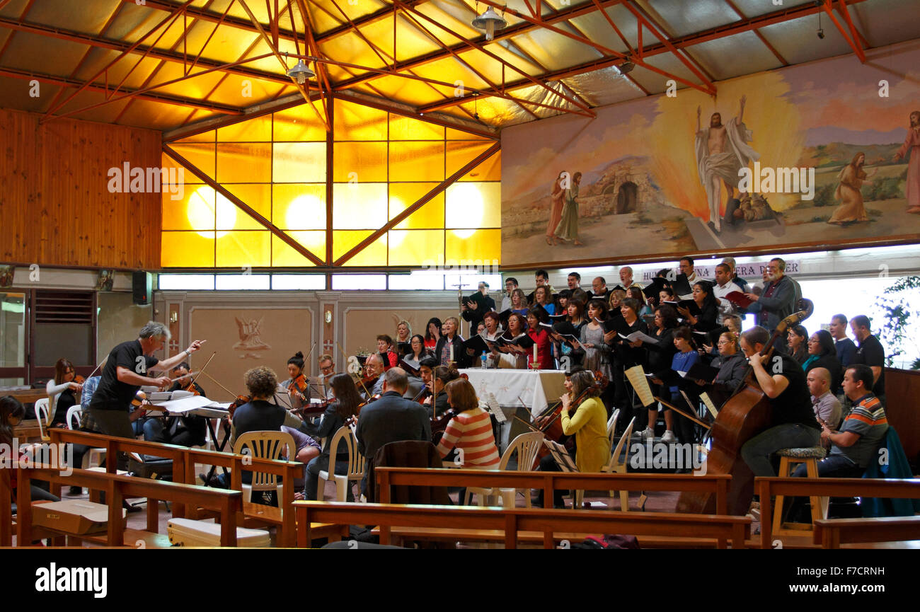 Chamber orchestra hi-res stock photography and images - Alamy