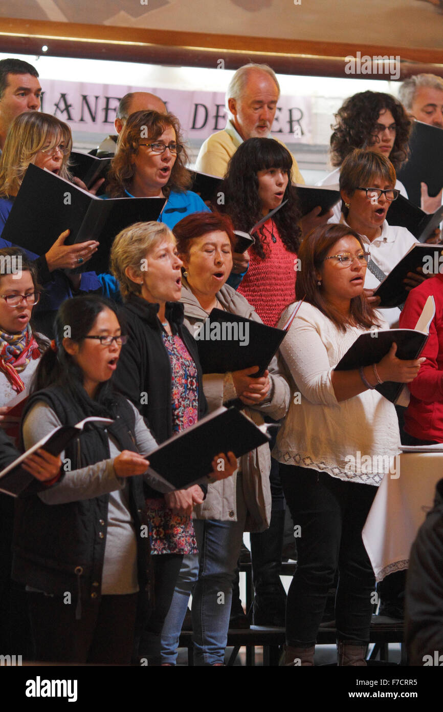 choir rehearsing in a church Stock Photo - Alamy