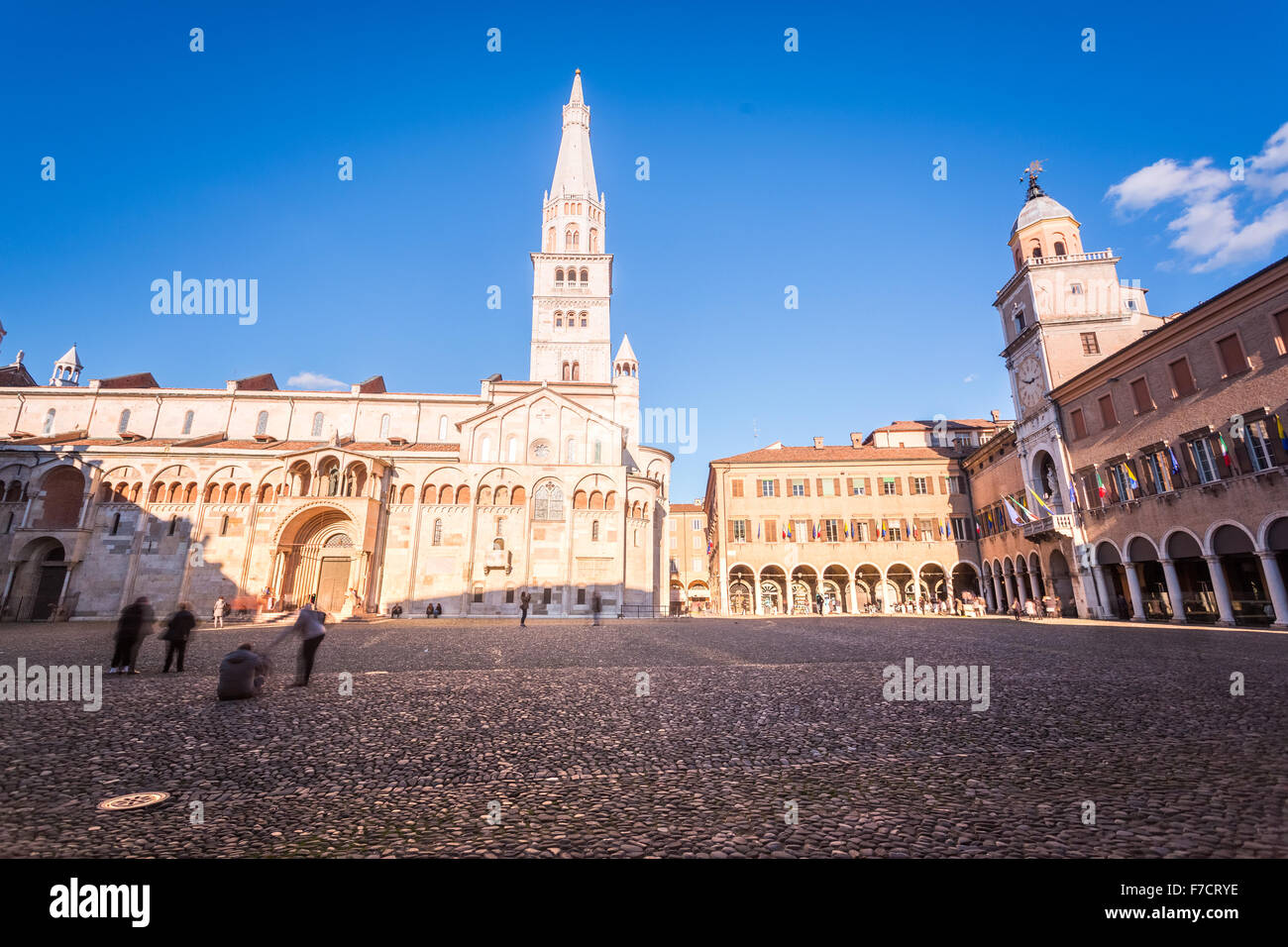 Modena, Emilia Romagna, Italy. Piazza Grande and Duomo Cathedral Stock ...