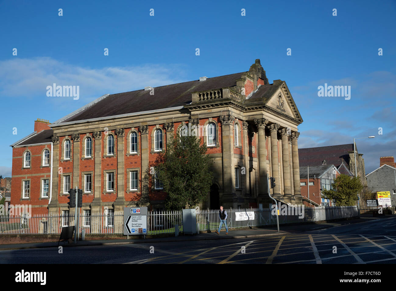 Blue skies over Newtown Baptist Church in Newtown Powys Wales Stock ...