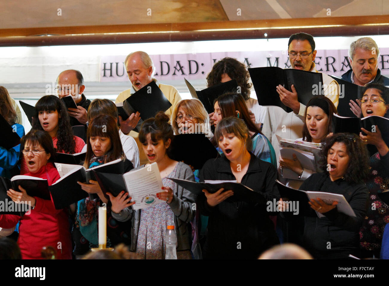 choir rehearsing in a church Stock Photo - Alamy