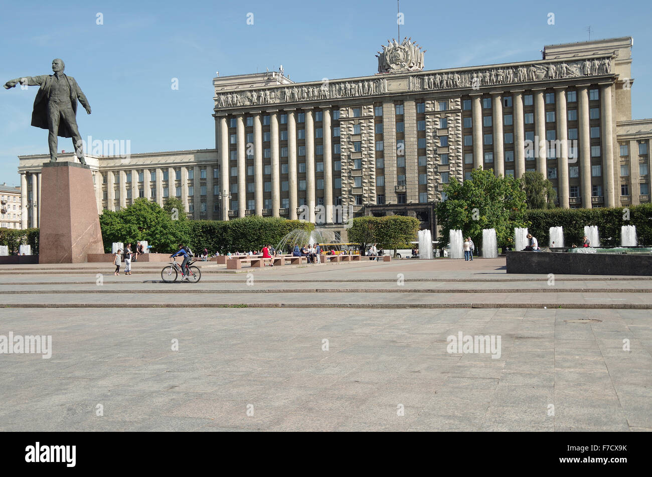 Moscow palace of the soviets hi-res stock photography and images - Alamy