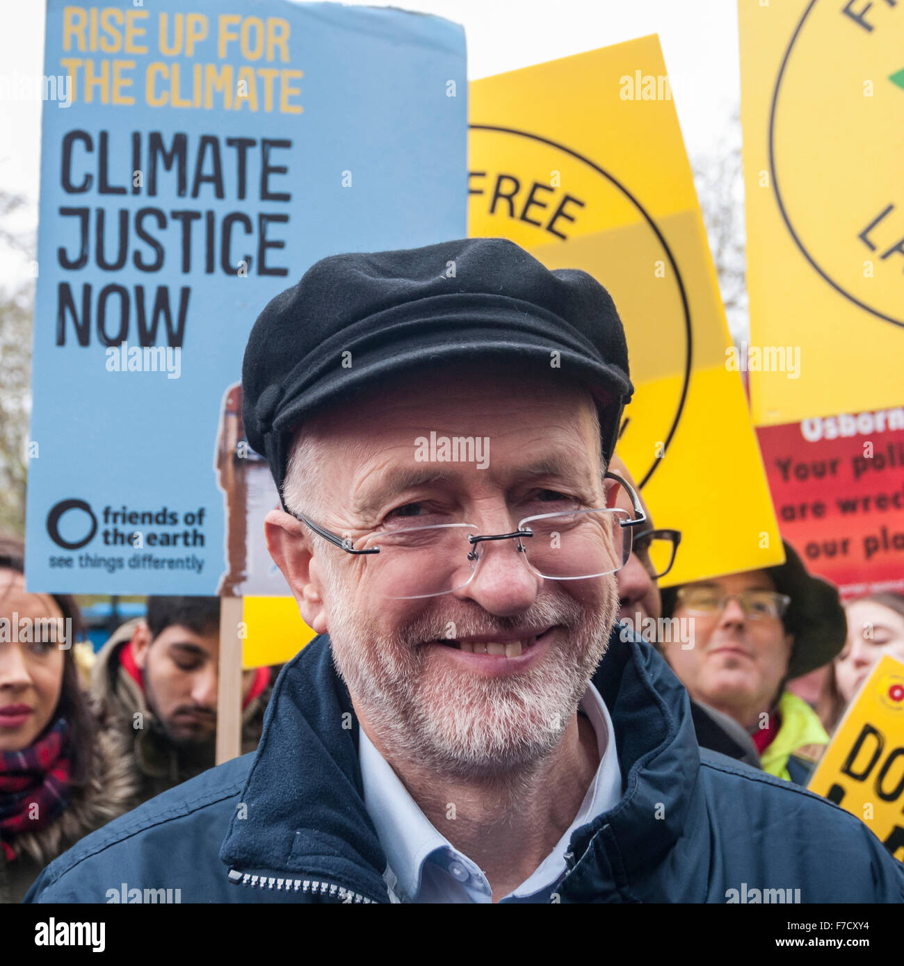 Climate march london november 2015 hi-res stock photography and images ...