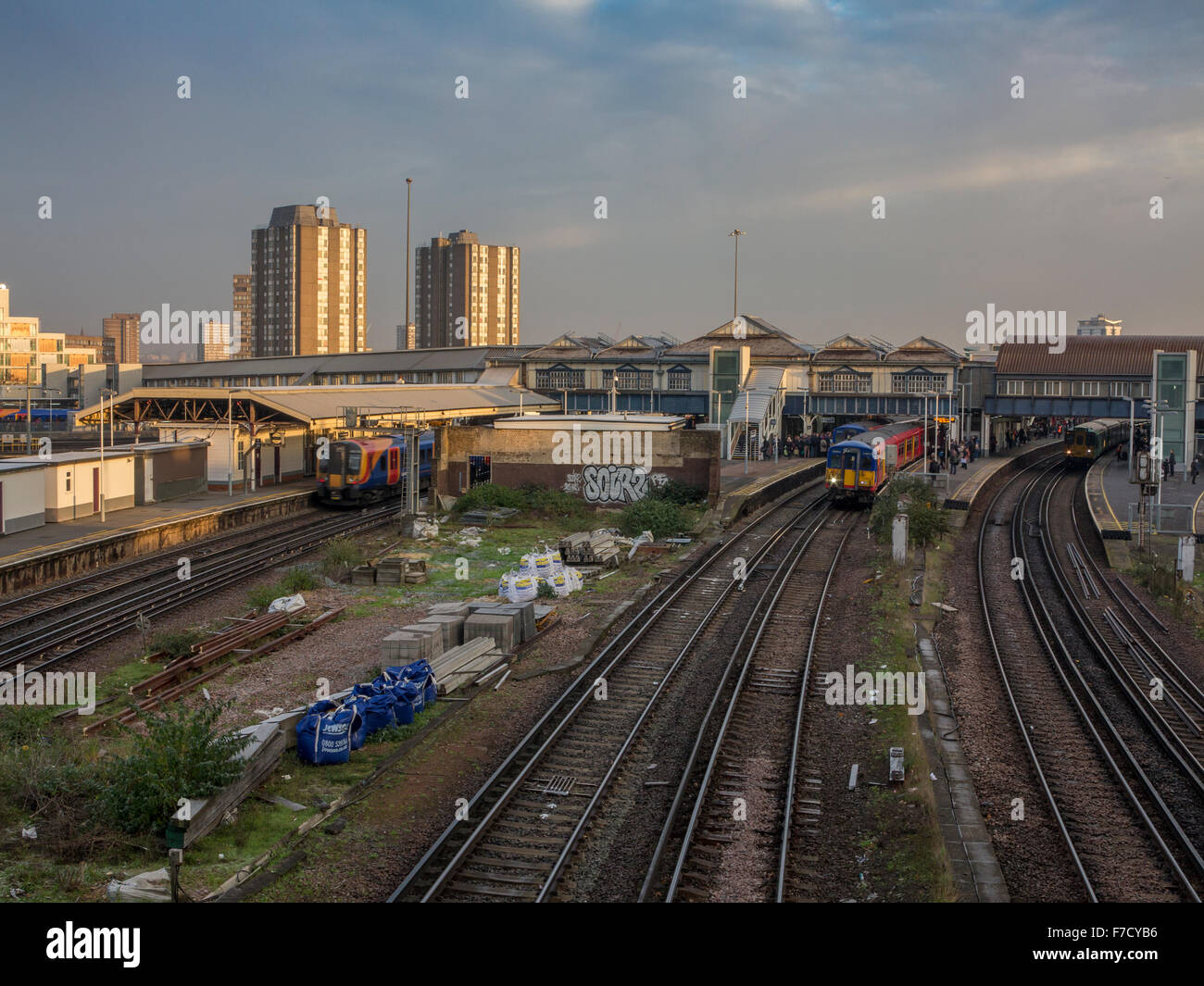 Clapham Junction train station early morning Stock Photo - Alamy