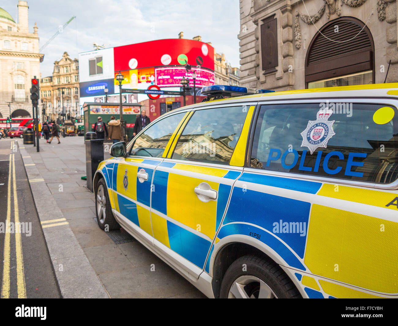 A police car in Piccadilly Circus Stock Photo - Alamy
