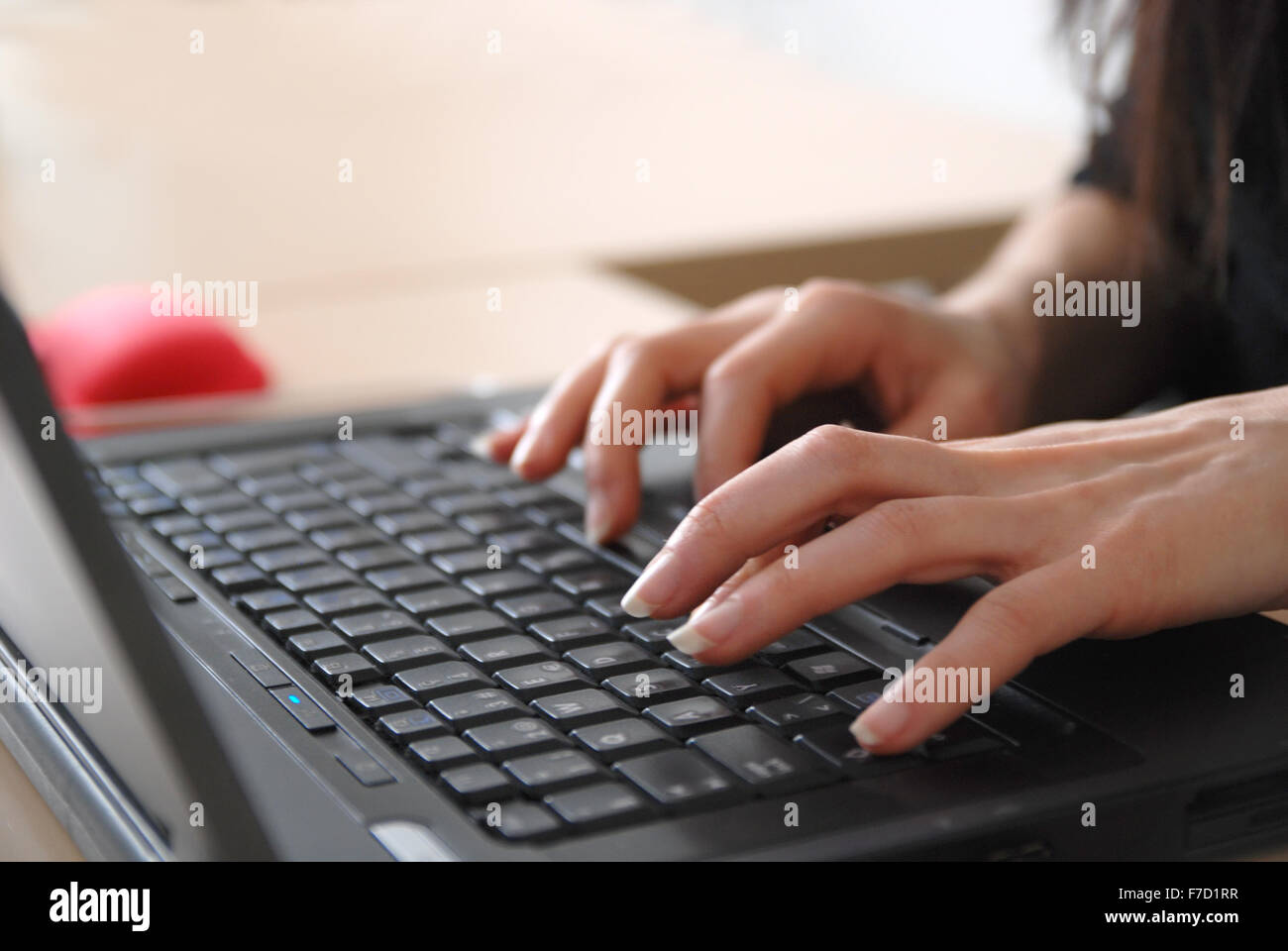 Laptop computer typewriting hi-res stock photography and images - Alamy