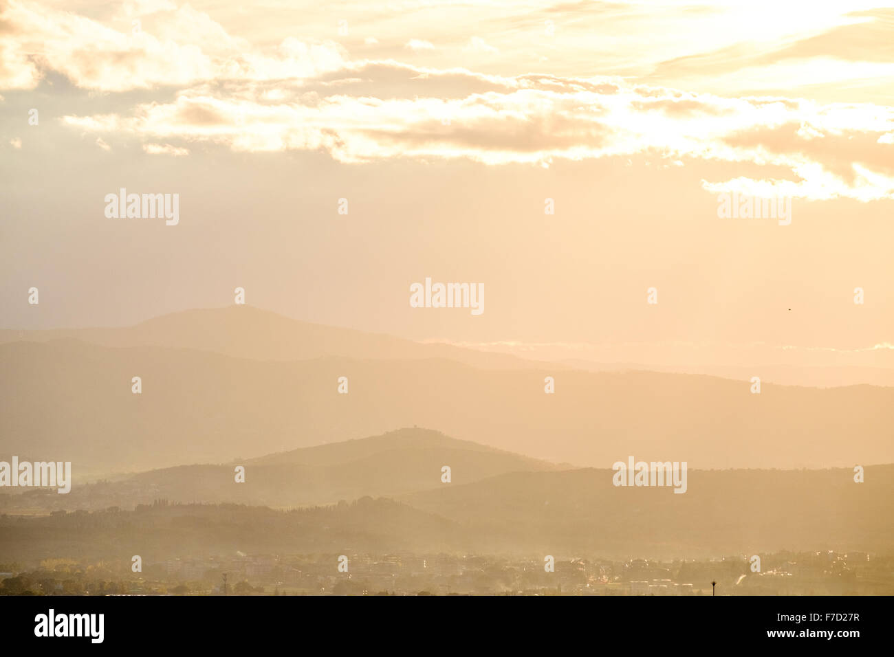 Sunset sky view from Perugia hill top town in Italy Stock Photo - Alamy