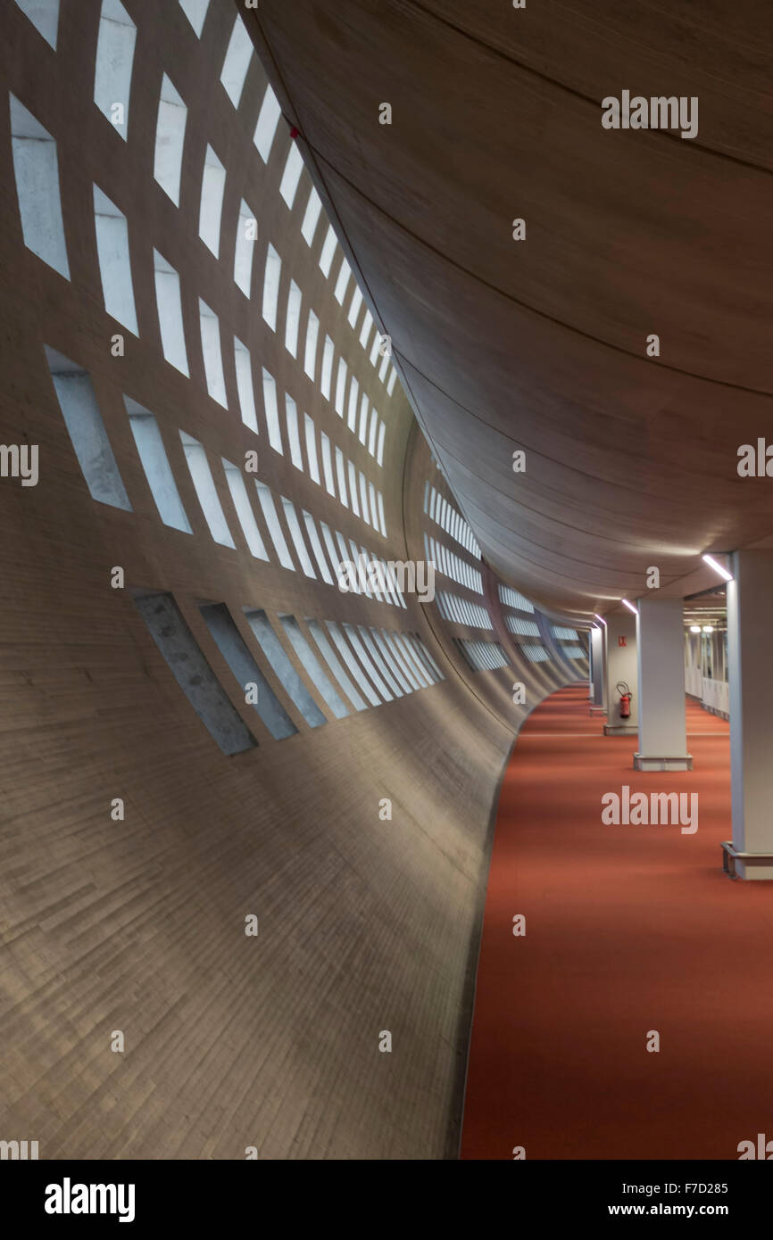 Architectural corridor hi-res stock photography and images - Alamy