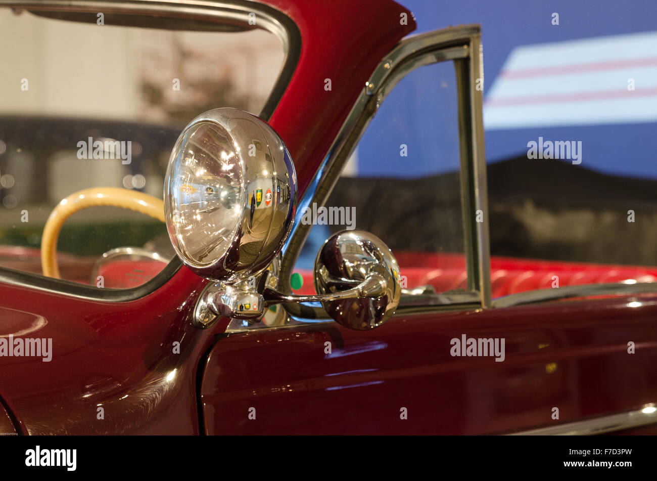 Car with one headlight on hi-res stock photography and images - Alamy