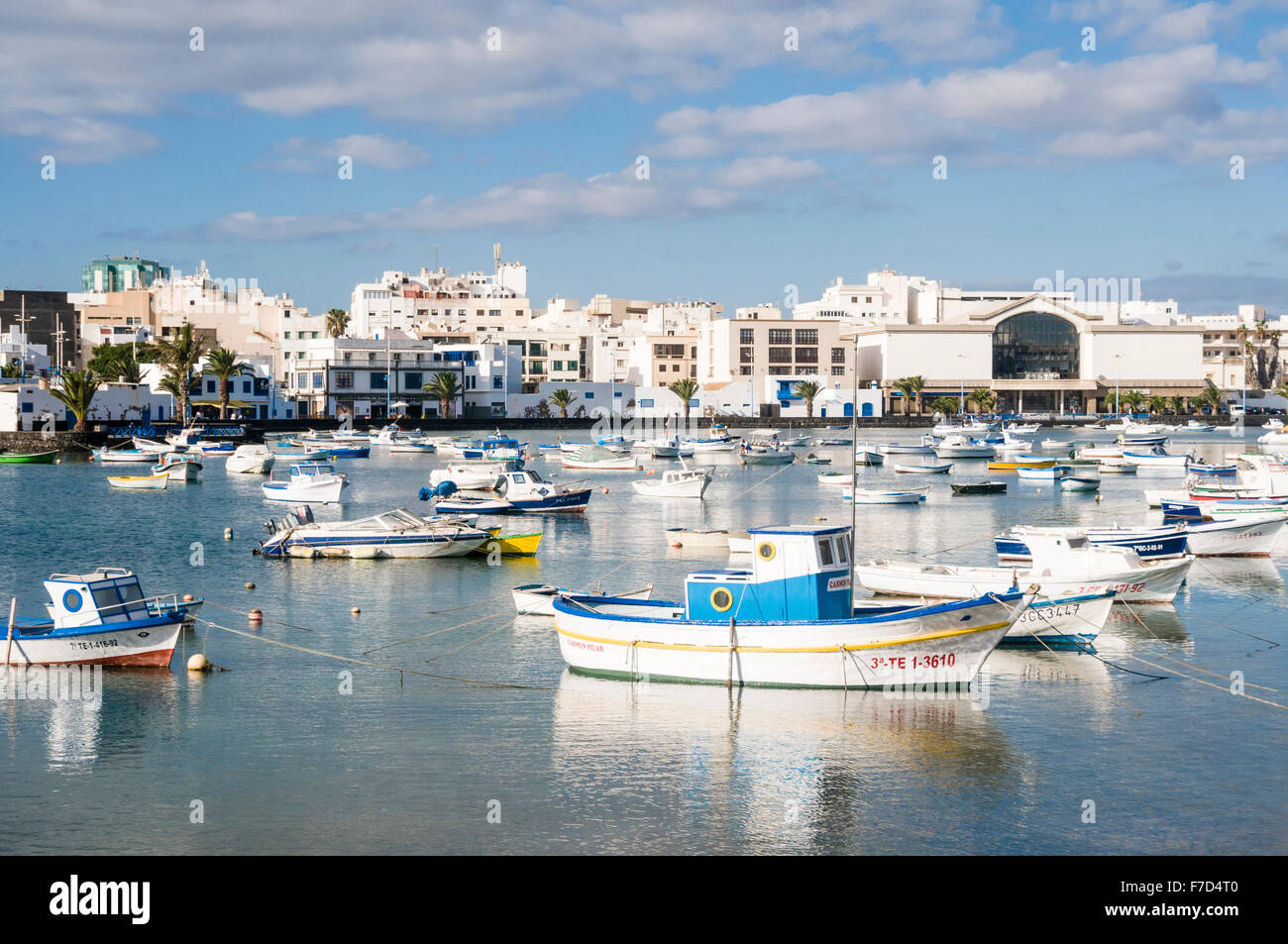 Harbour port marina maritime boat boats hi-res stock photography and ...