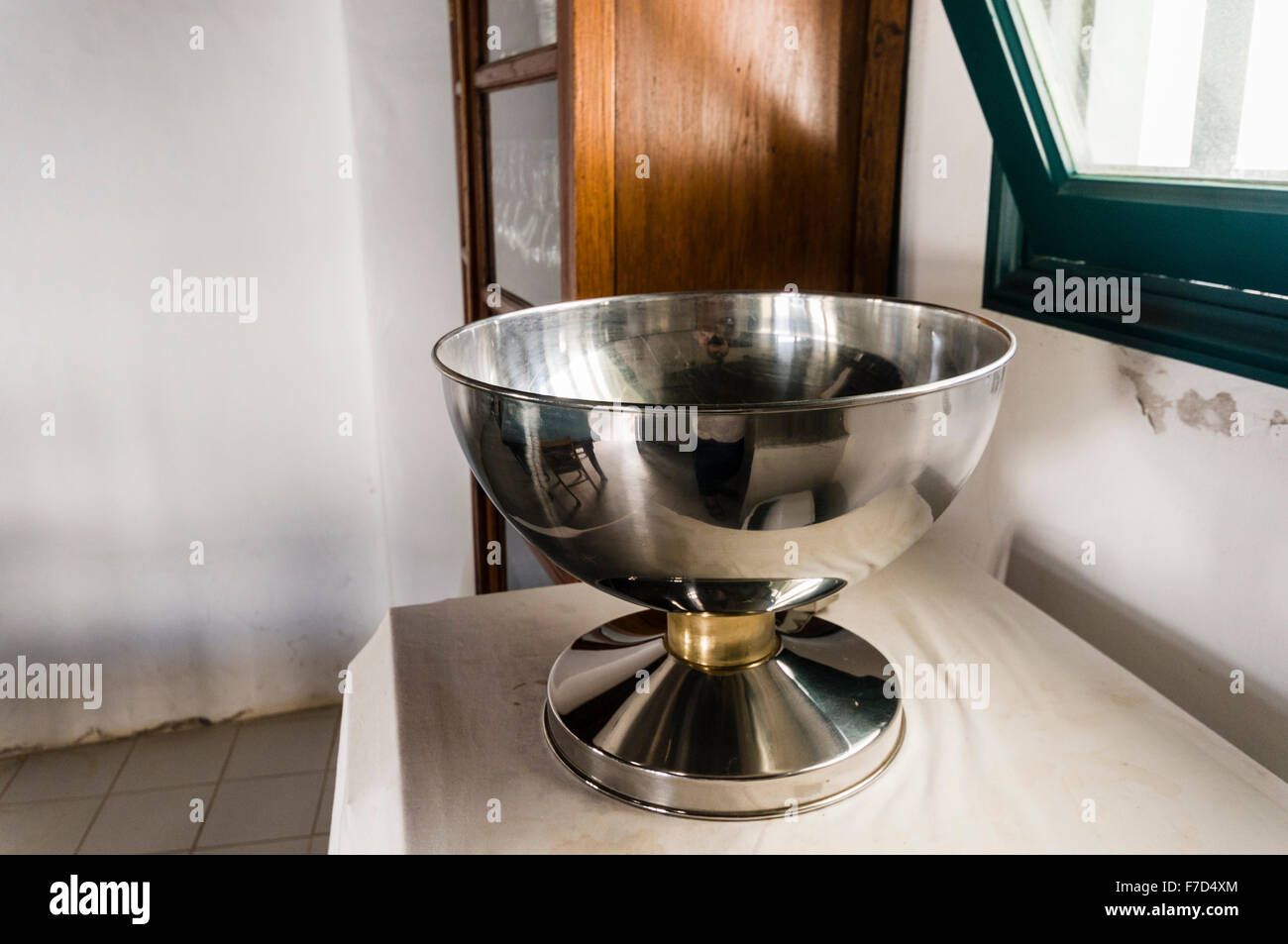 Silver spittoon used by wine tasters Stock Photo - Alamy