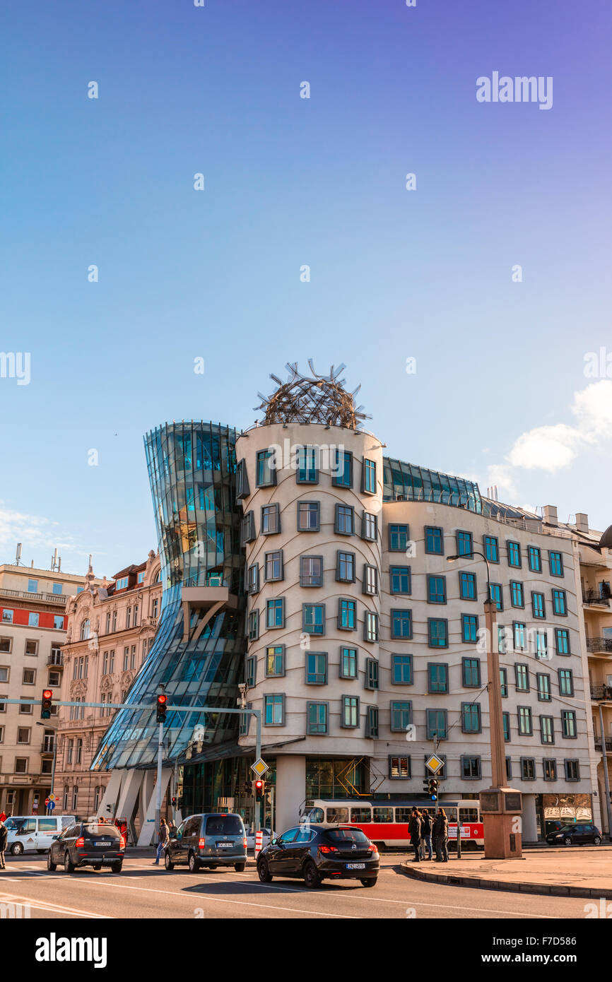 Non traditional construction hi-res stock photography and images - Alamy