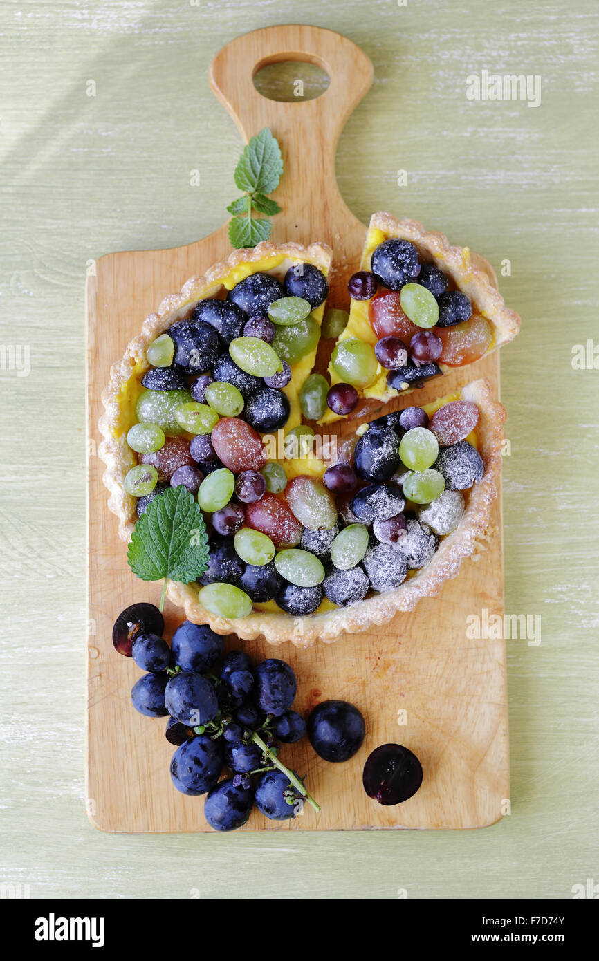 round pie with grapes, food top view Stock Photo - Alamy