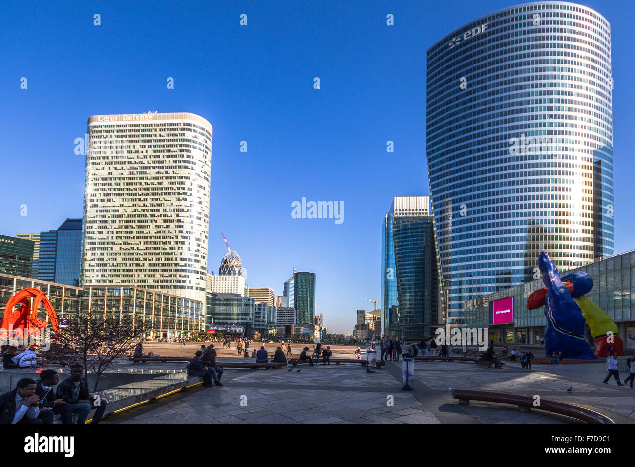 La defense paris hi-res stock photography and images - Alamy