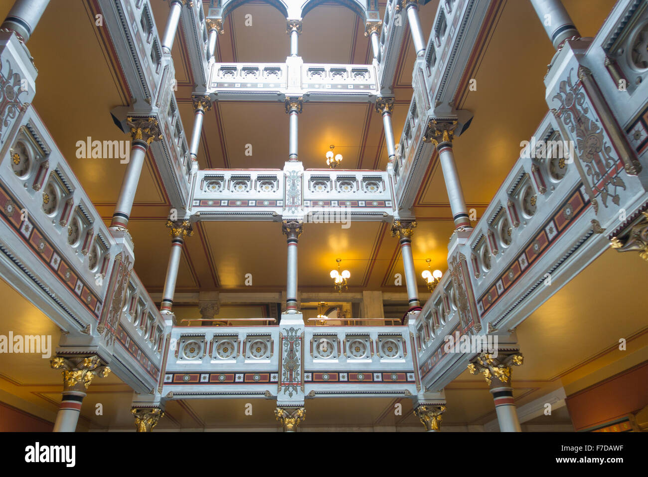 Connecticut state capitol building Hartford Stock Photo - Alamy