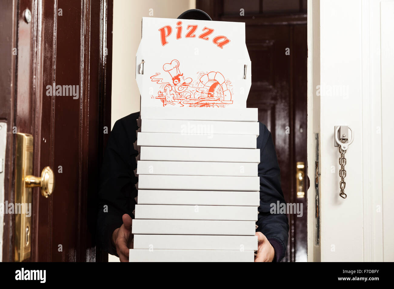 Pizza delivery man hi-res stock photography and images - Alamy